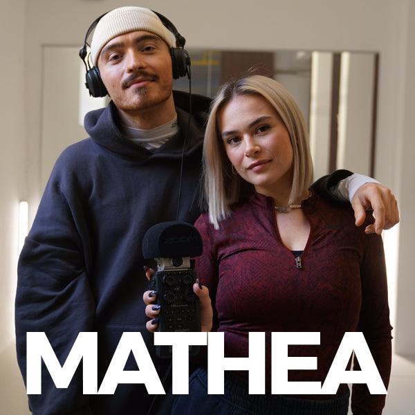 Mathea im Tanzstudio – kliemannsland